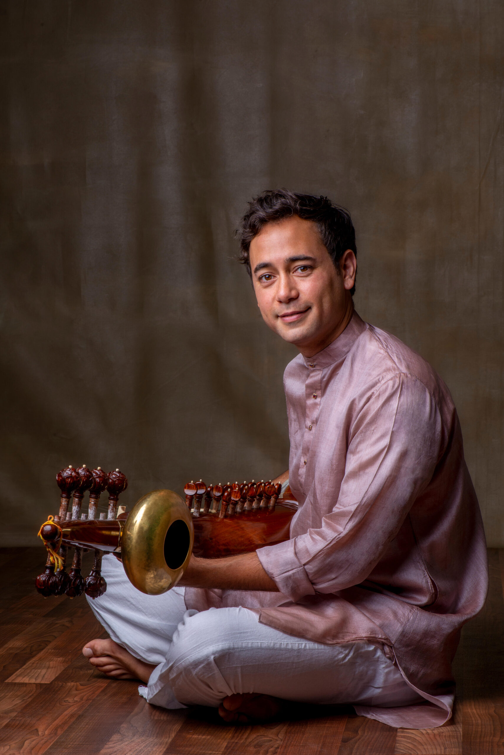 Alam Khan with Manik Khan and Pandit Swapan Chaudhuri - World Music ...
